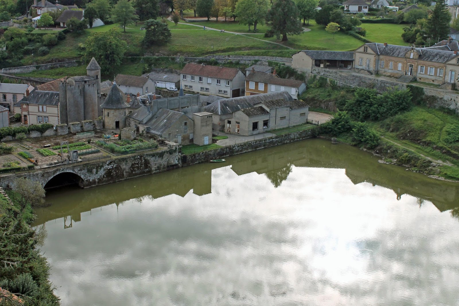 La Petite Hirondelle: Visite de Bourbon l'Archambault. 28 septembre 2014