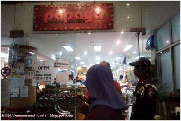 unamaruna traveler: Papaya, Japanese Supermarket in Jakarta