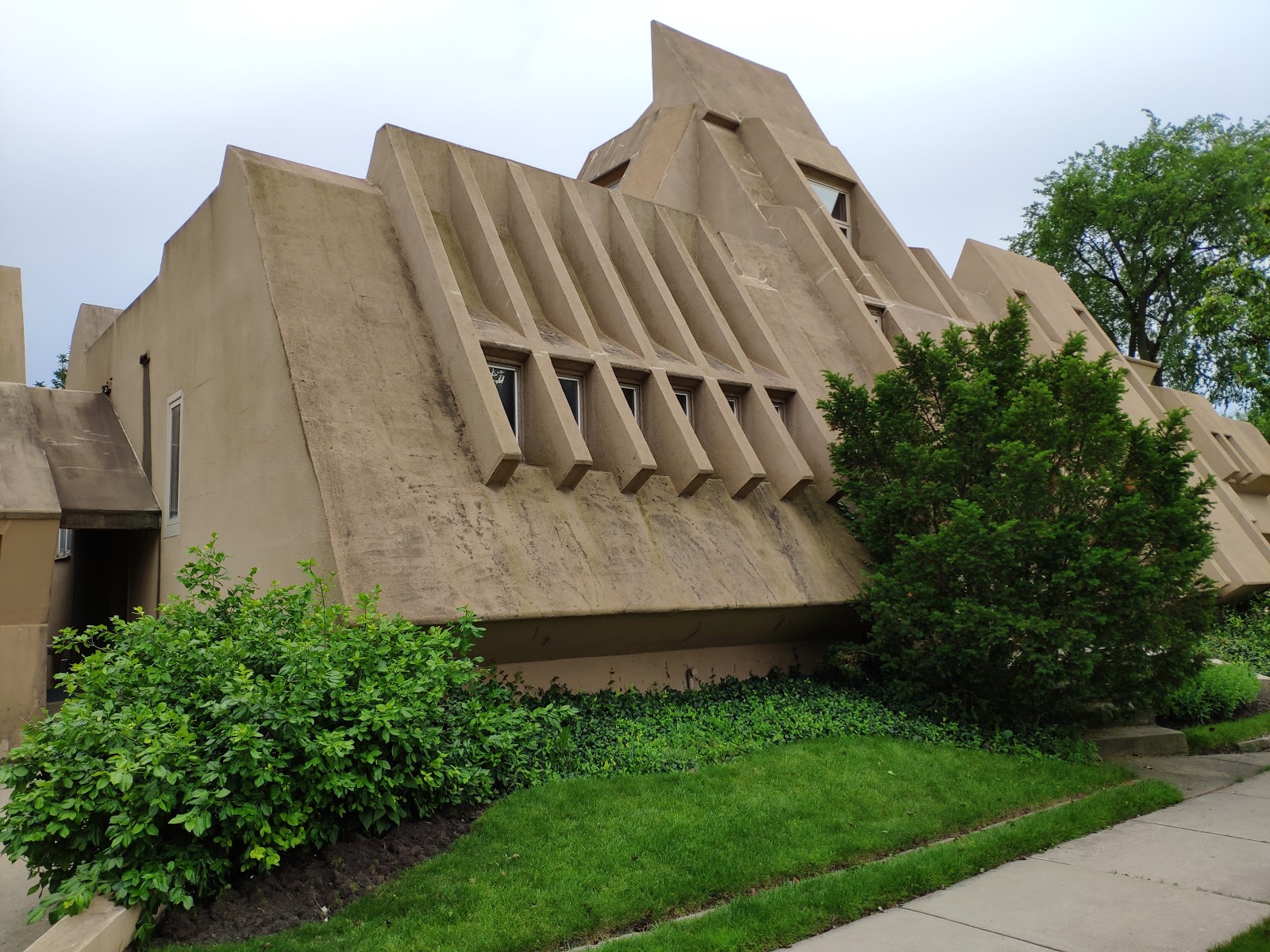 EntreVoir: Errol J. Kirsch: Kirsch Home