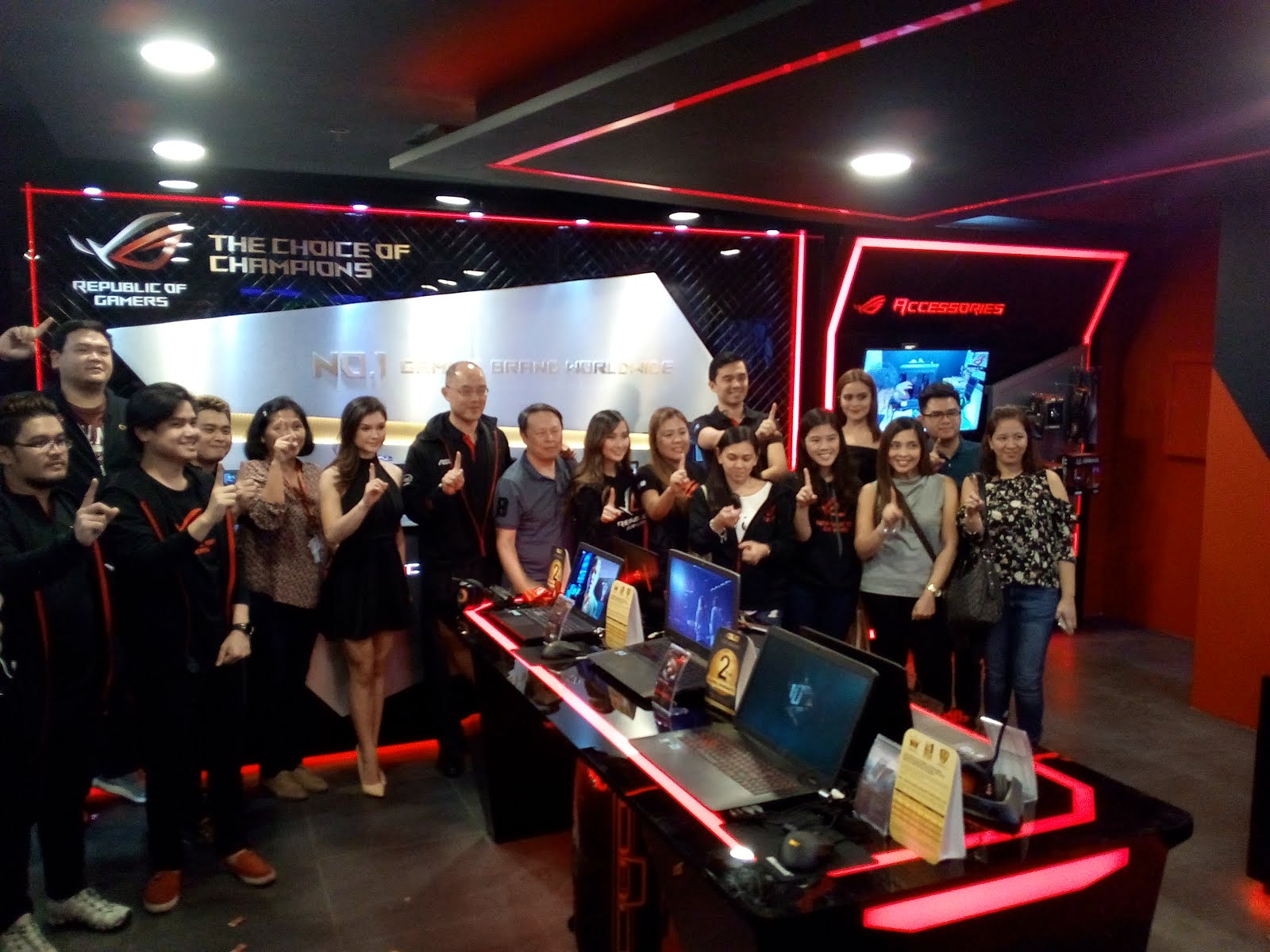 Republic of Gamers Concept Store opens to Cebuanos!