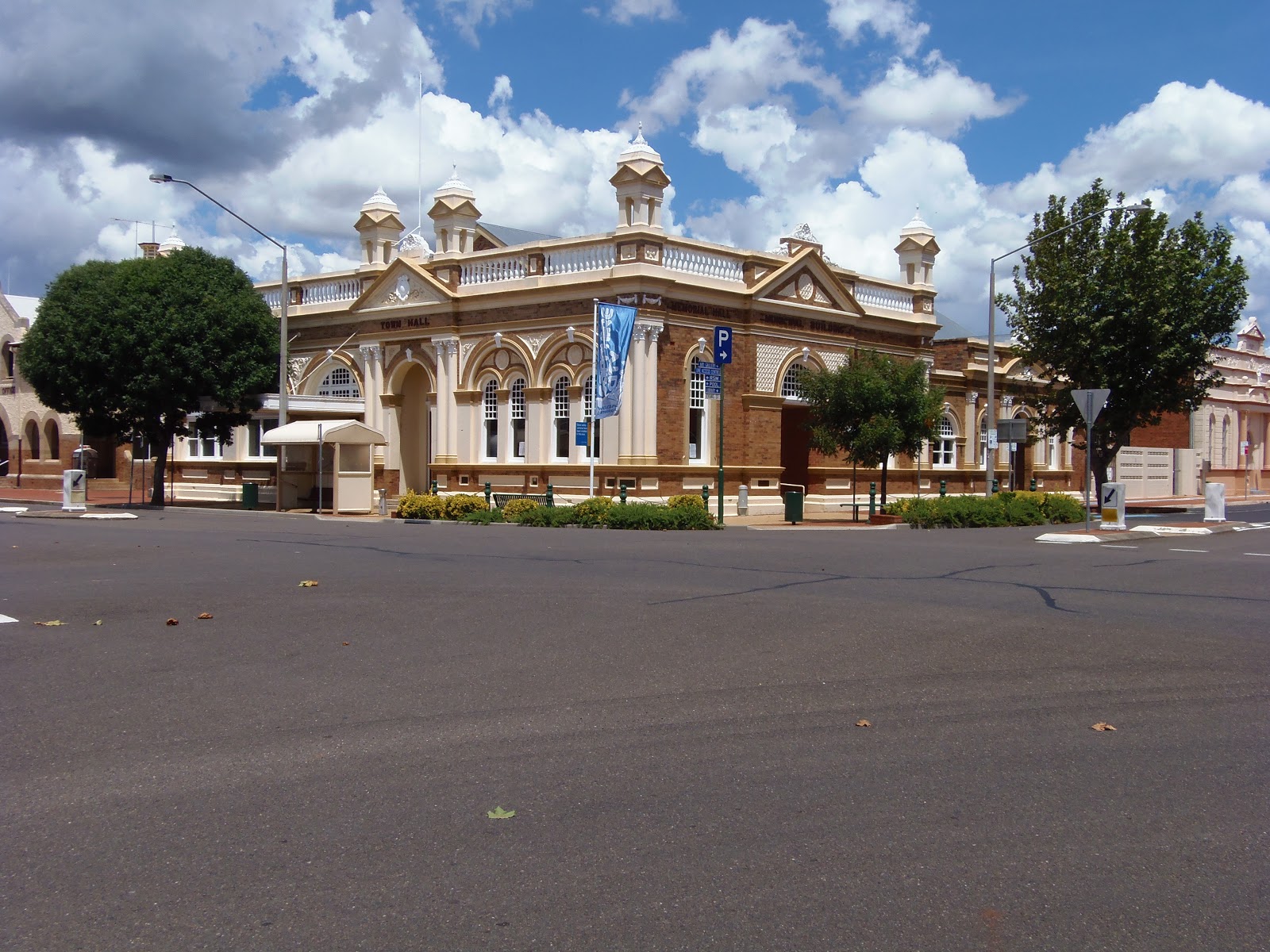 Solo Steve On The Road: INVERELL NSW THE SAPPHIRE CITY