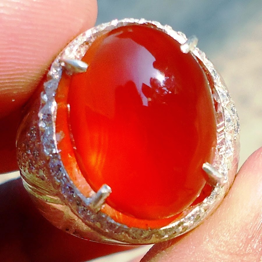 Batu red baron buruan kolektor akik - rame pengunjung