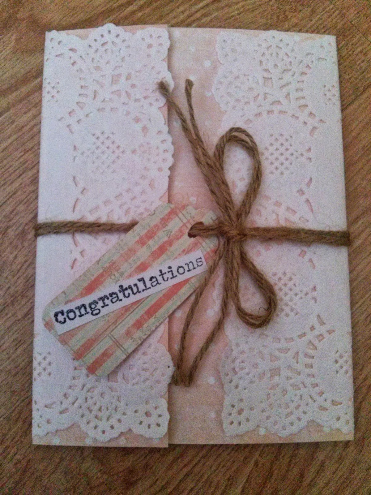 Baú das Mil Ideias: Postal para casamento com envelope naperon