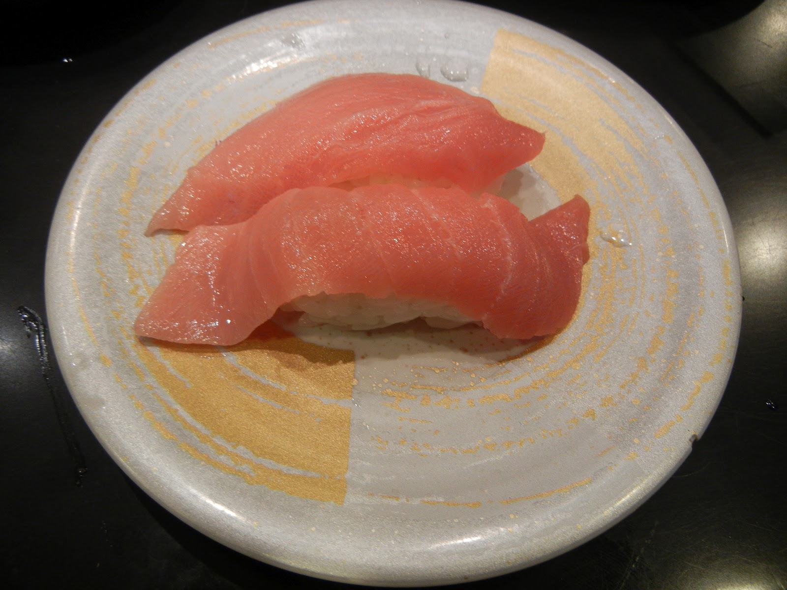 My eating life in Tokyo: Sushi-go-round restaurant in Asakusa