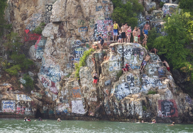 Chimney Rock at Lake Martin...Dangerous..but They Still Do It!!!