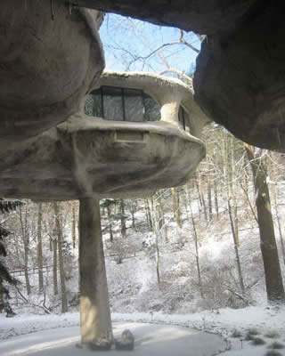 Dunia Dalam Gambar: 10 Rumah yang melawan gravitasi