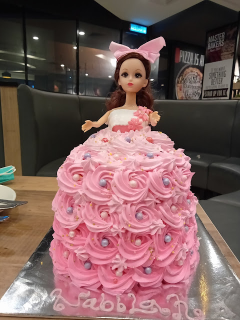 Kek 'Princess Tarik Duit' untuk Birthday
