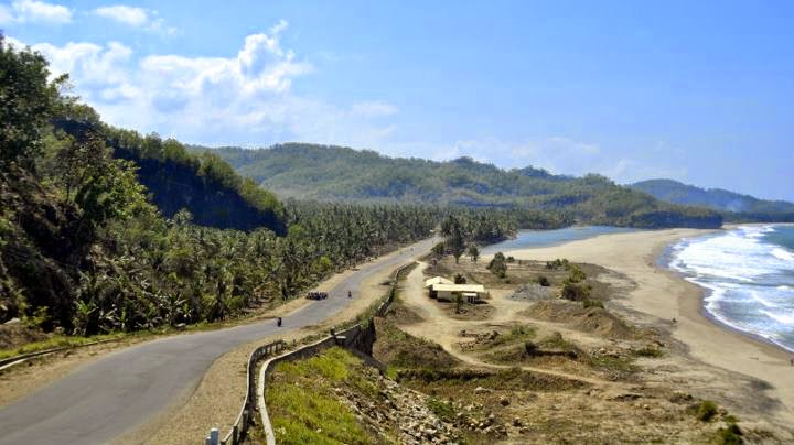 Keindahan Pantai Soge Di Pesisir Pacitan - ARSIP INFO