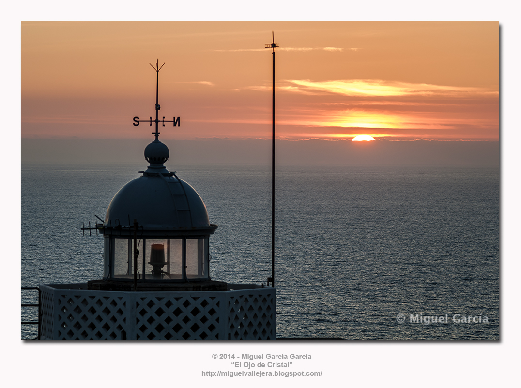 Faro de Mera a ojo de gaviota. | El ojo de cristal. Fotografía Amateur.