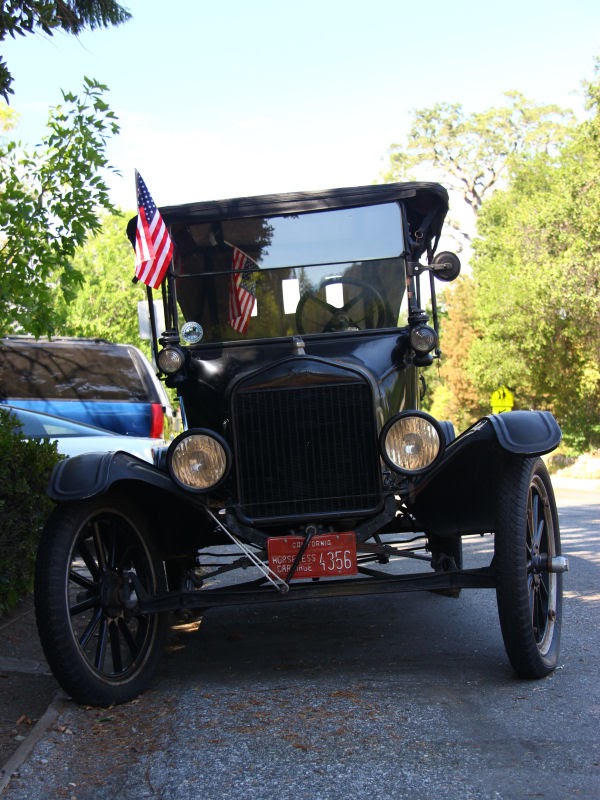 California Streets: Saratoga Street Sighting - 1920 Ford Model T ...