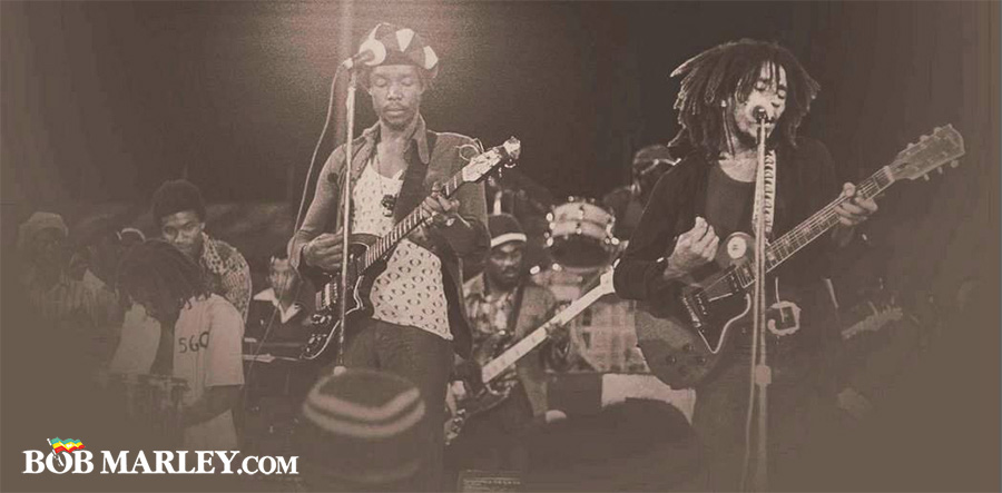 When the King of Reggae Met the King of Pop: Rare Photos of Bob Marley ...