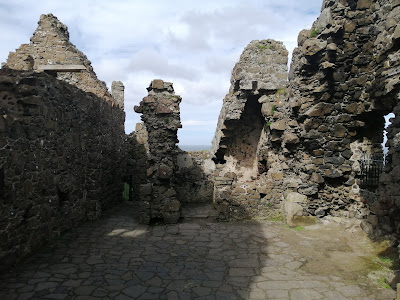 Sam's Ramblings : Dunluce Castle - Romanticism, Legend, History and ...