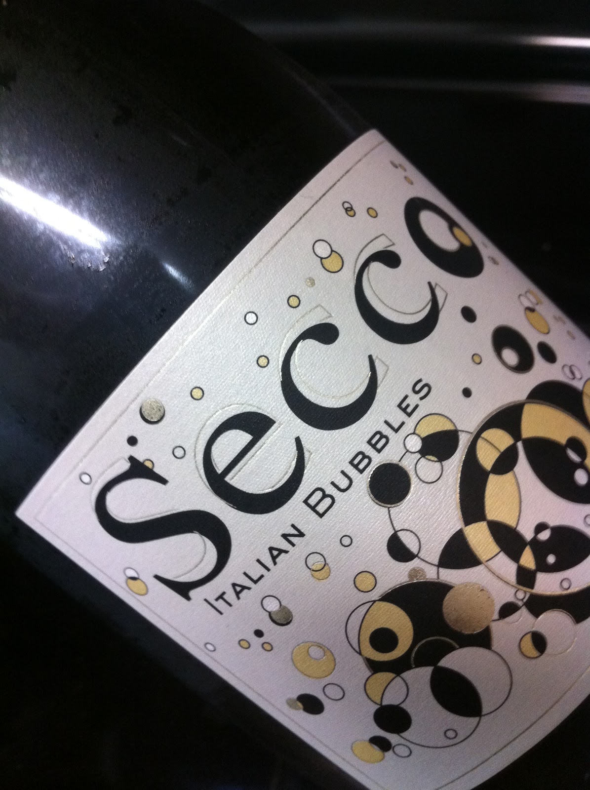 Keeping Up with the Joneses: The Wine Chronicles: Secco Italian Bubbles
