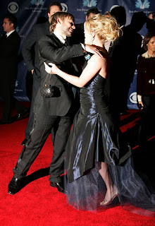 Hairstyle Review and Pictures: Most Kelly Clarkson Photo buzz haircut ...