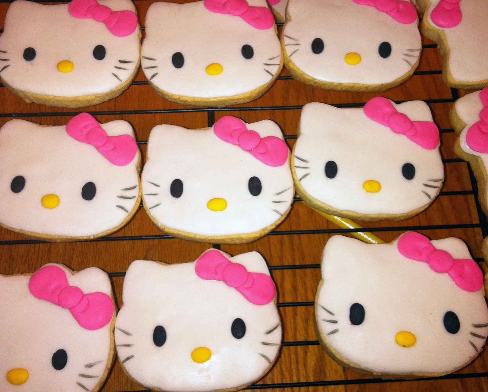 Leelees Cake-abilities: Hello Kitty Cookies