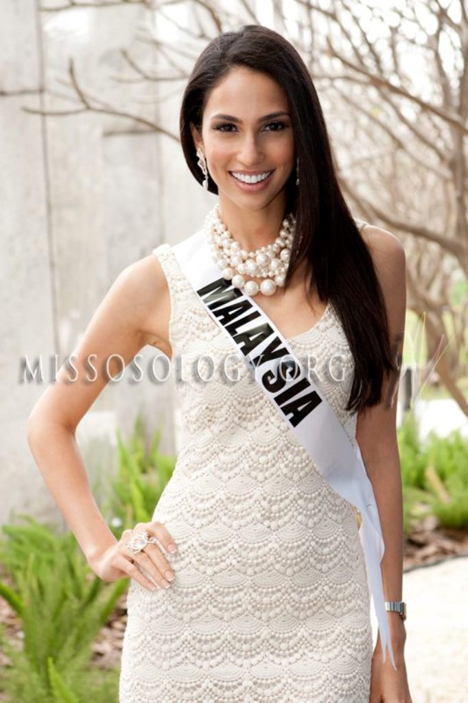 miss universe: DEBORAH HENRY IN CREAMY WHITE DRESS, I THINK SO, HAHA.