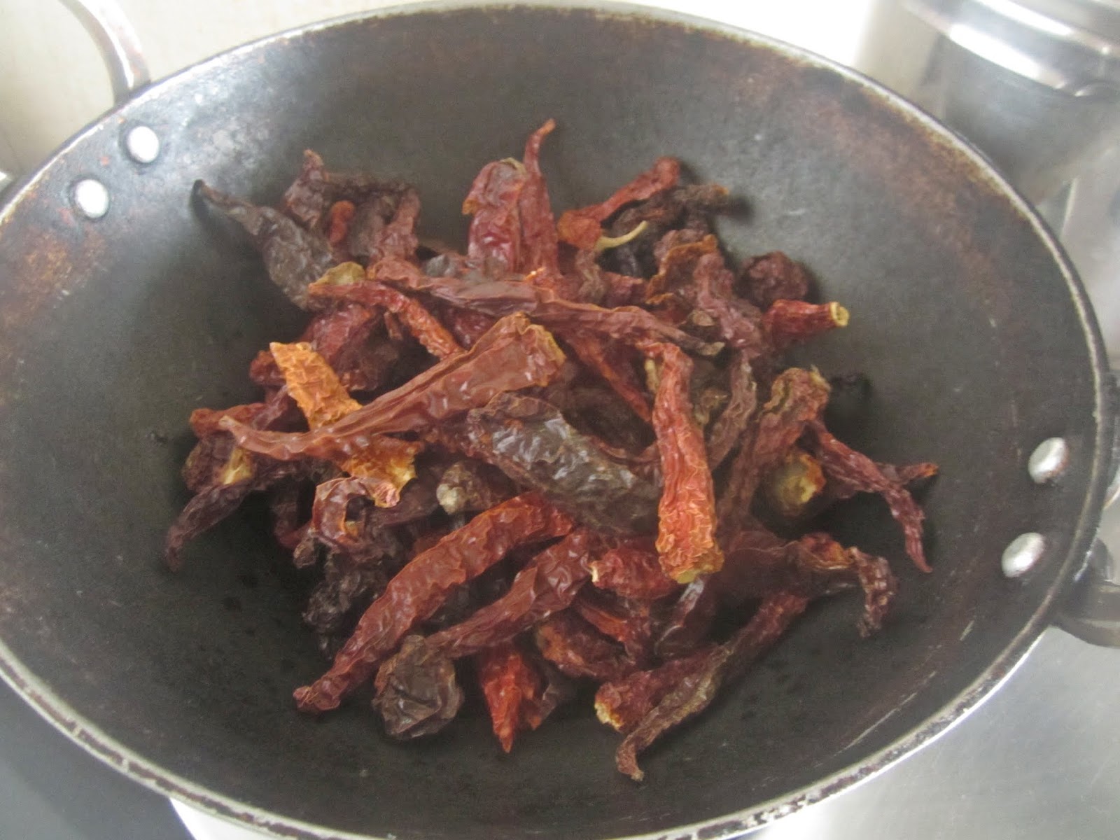 Easycooking: How to Roast Red Chillies | Kitchen Basics