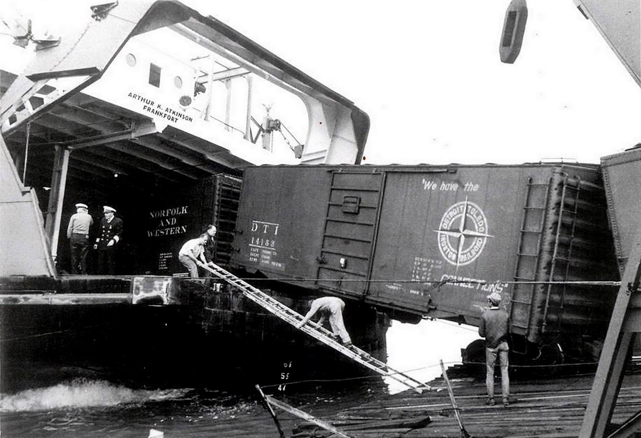 Towns and Nature: Elberta, MI: Ann Arbor Ferry Dock (The ships are ...