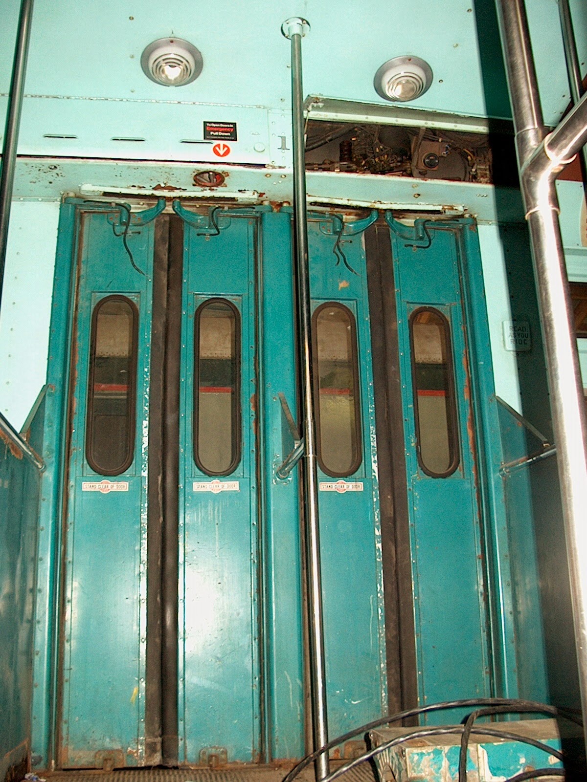 Eddie's Rail Fan Page: A floor leval interior view of a CTA 6000 series ...
