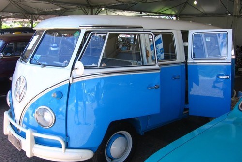 Fazauto Automotores: Os 60 anos bem vividos da Volkswagen Kombi