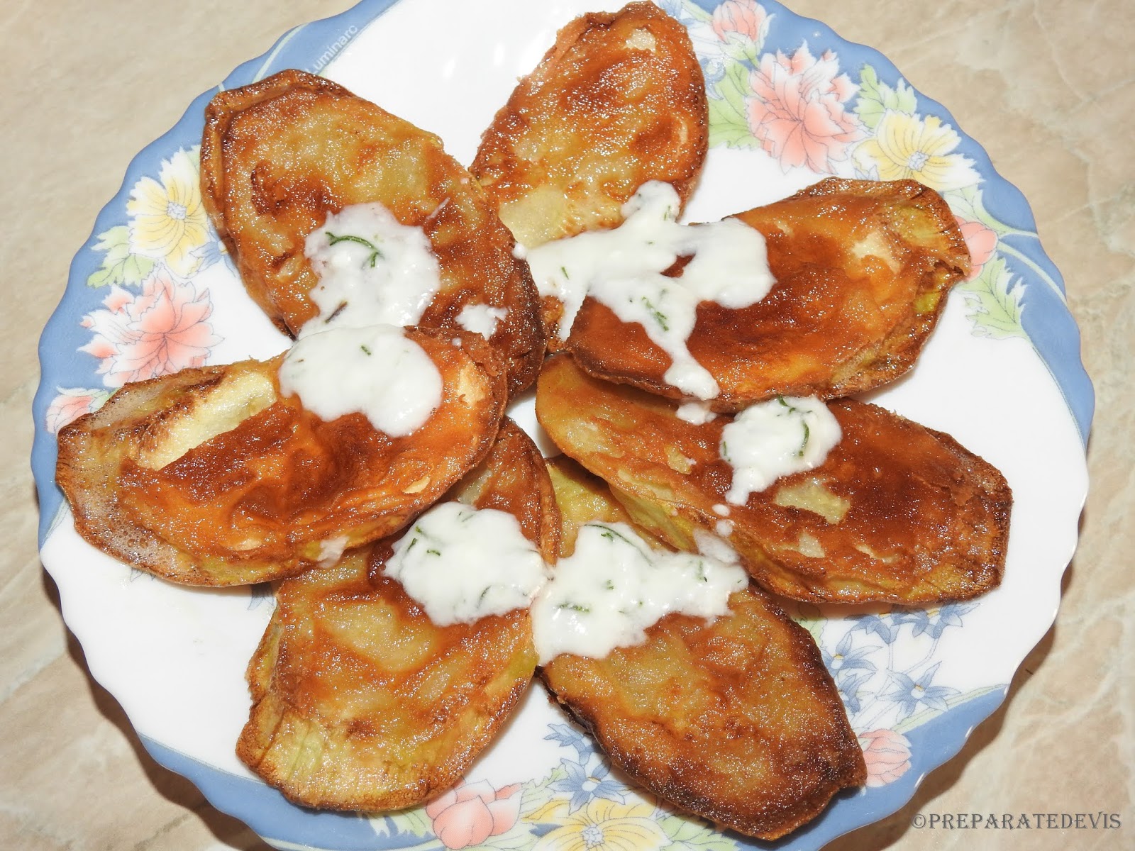 Zucchini prajiti su sos de iaurt reteta | Preparatedevis.ro