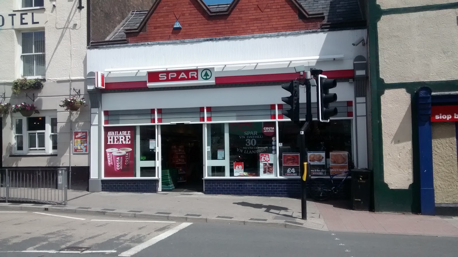 Search Good Food: Spar Llanrwst Local Shop or Multinational chain?