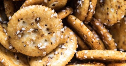 Addicting Baked Seasoned Ritz Crackers