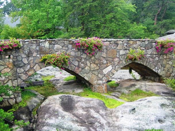 GOING ON ADVENTURES: Why you should "See Rock City"