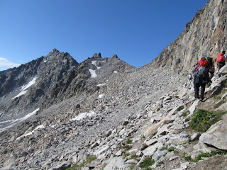 Escursionismo a 360°: Il Sentiero dei Fiori e Cima Payer (EEA)