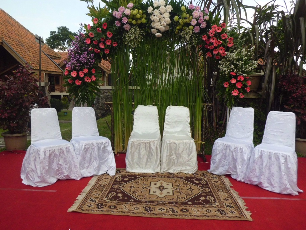 Alamanda Puspita: Dekorasi Pelaminan Outdoor - dan Dekorasi Pemberkatan ...