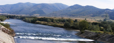 Otra Fachada De Rumania: Leyenda del rio Strei