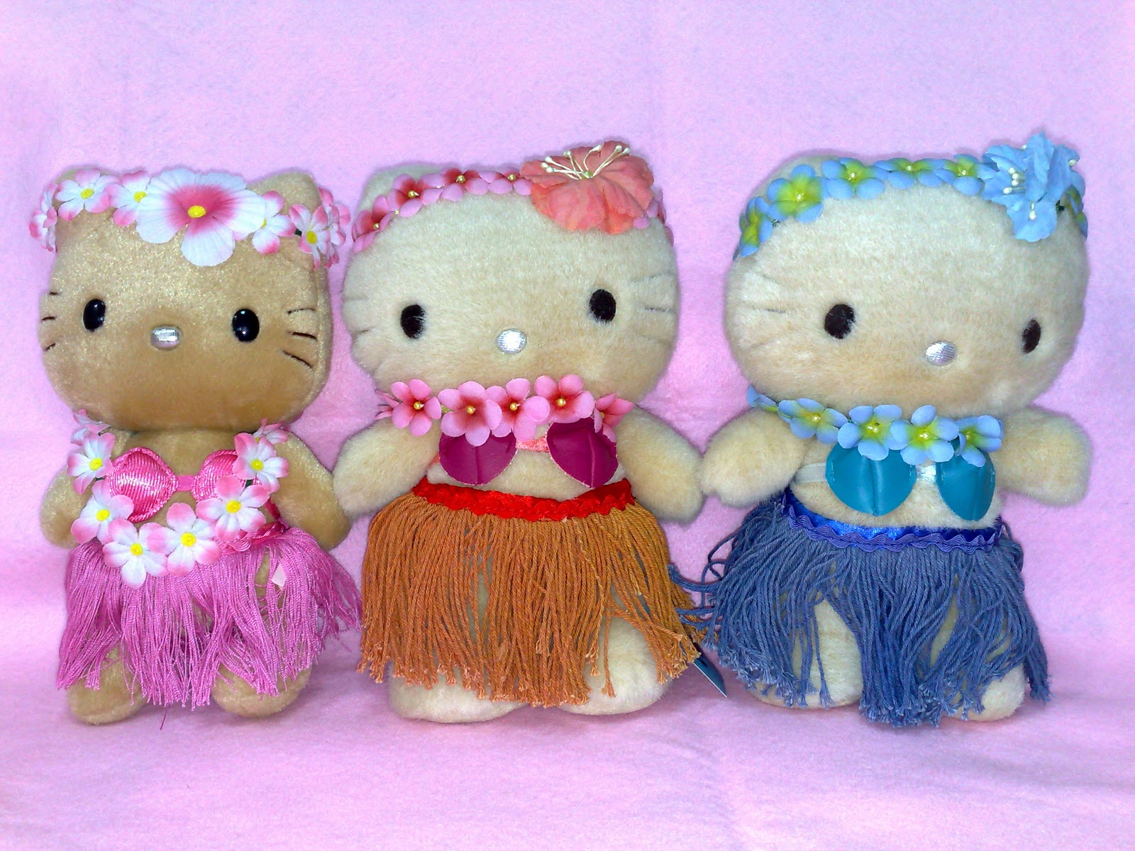 Hello Kitty Karma: The Hawaii Suntan kitty story