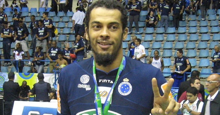 Acácio embarca confiante para o Sul-Americano