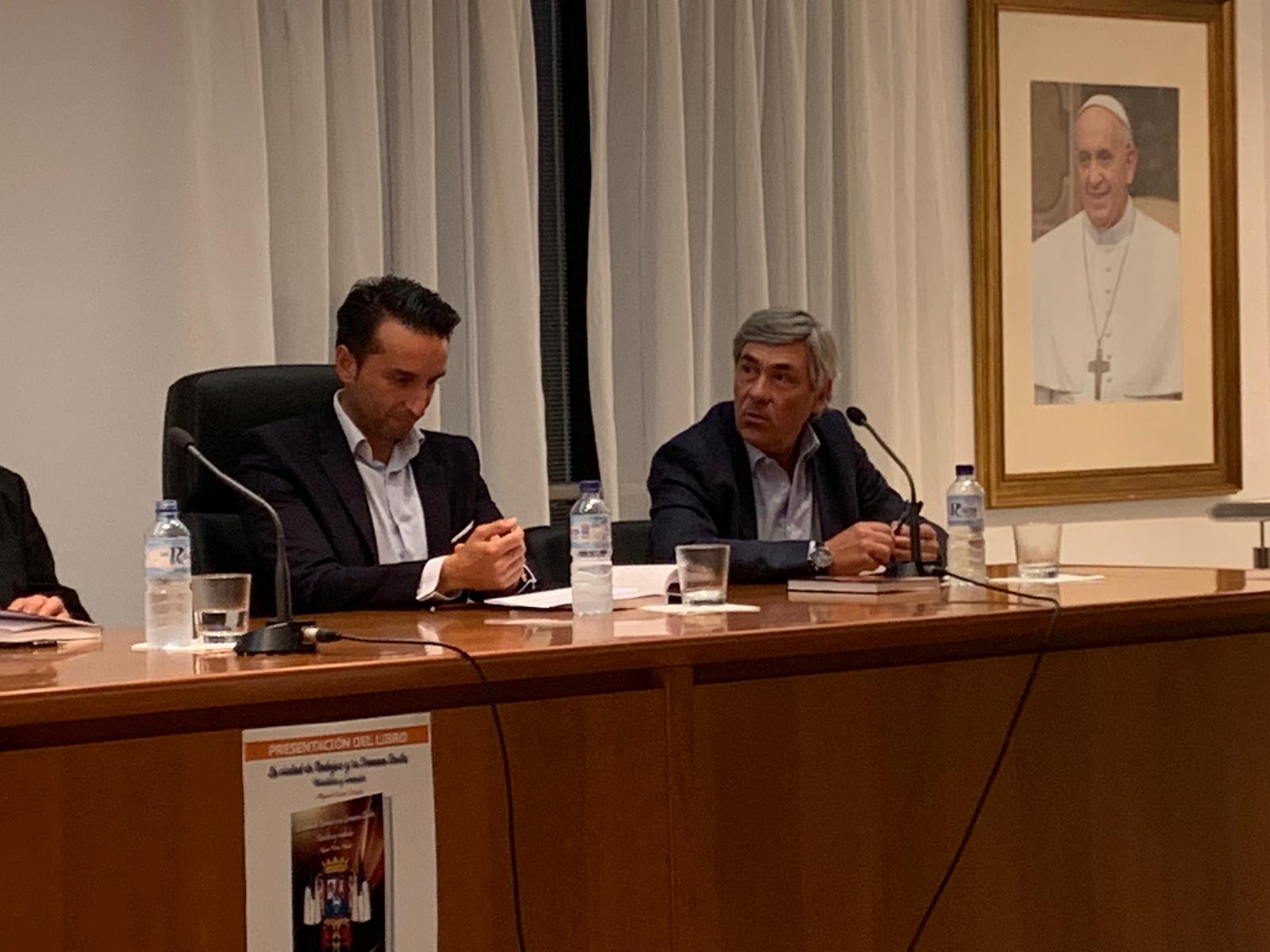 De la Heráldica de las Hermandades y Cofradias