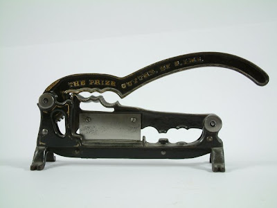 Dioramas and Clever Things: Victorian Gadgets