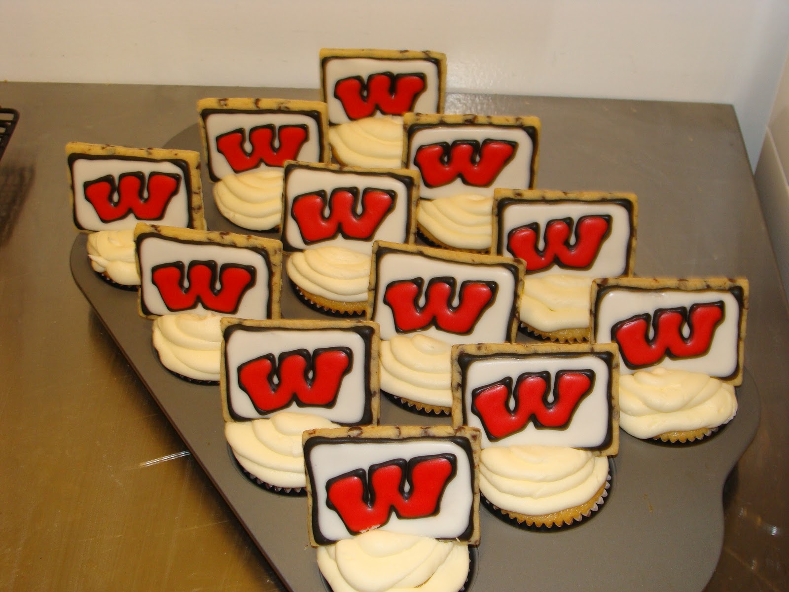 Door County Custom Cakes and Cookies: Wisconsin Badgers in the Rose Bowl