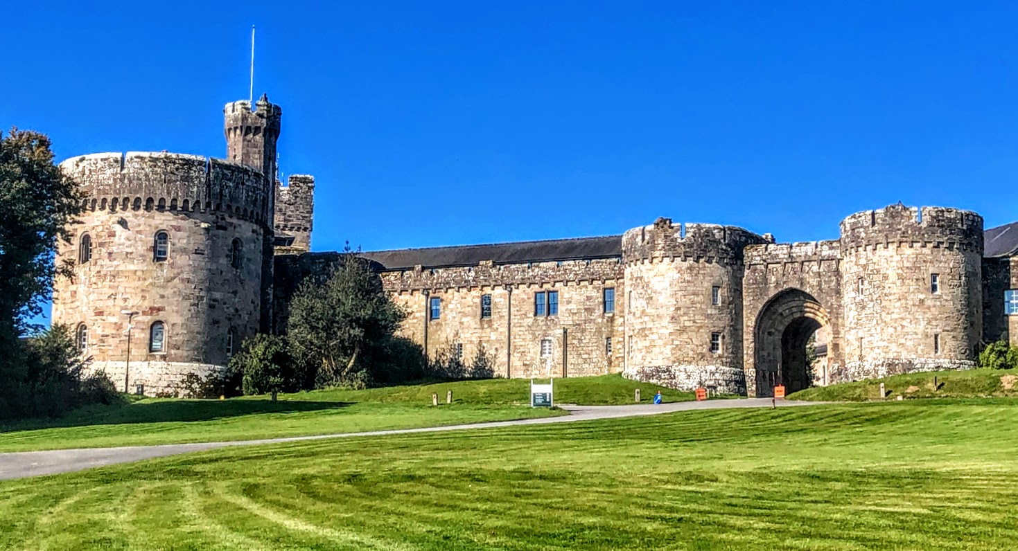 Patrick Comerford: Two Victorian gate lodges greet visitors to Glenstal ...