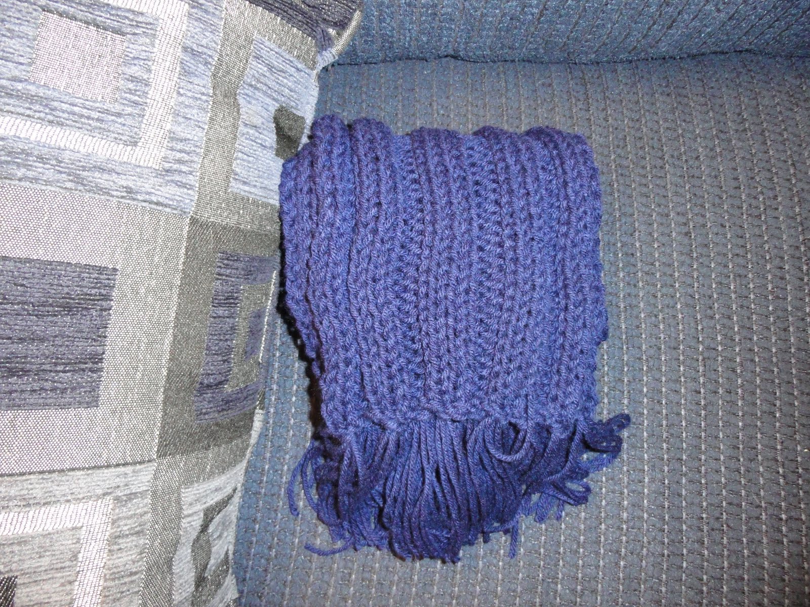 A Modern Writer's Adventures and Misadventures: 3x3 Rib Scarf