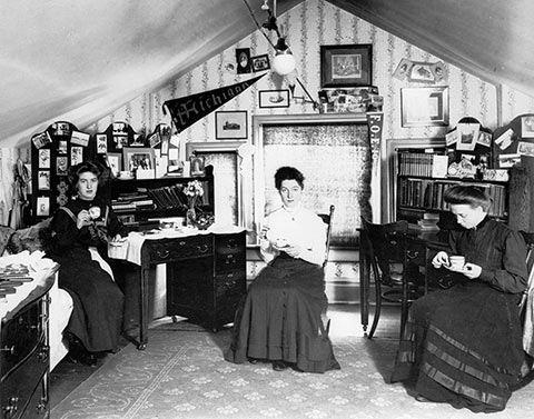 AN ERA IN TIME: WOMEN'S WORK IN THE EDWARDIAN ERA