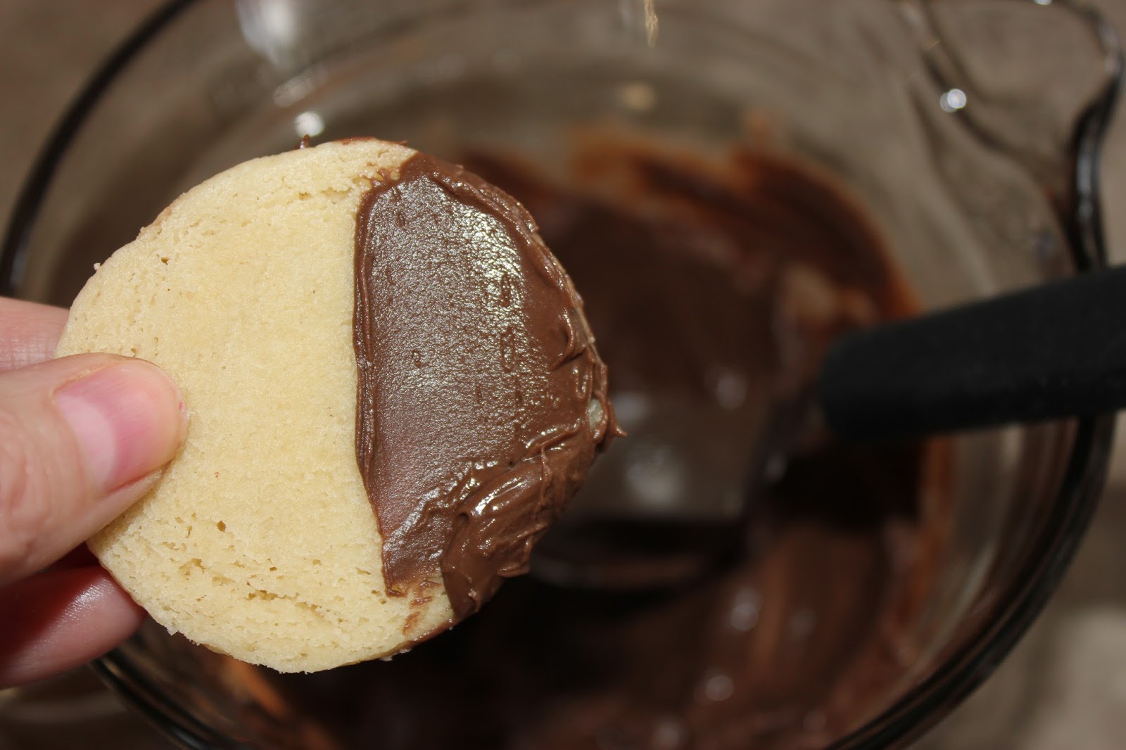 Sisters Luv 2 Cook: Skor Hazelnut and Chocolate Shortbread