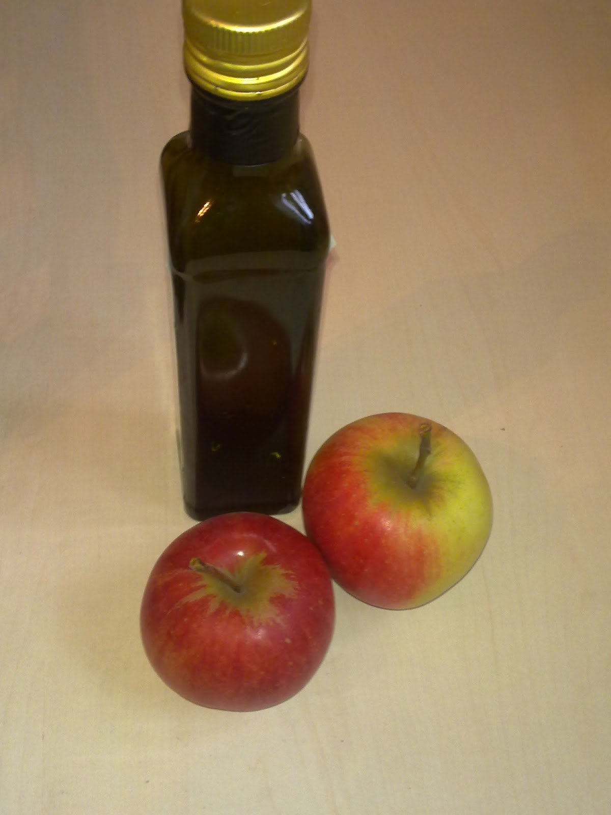 Gesunde Naturheilmittel - Alternative Gesundheitstipps : Apfelessig ...