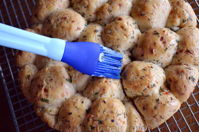 Frieda Loves Bread: Herb & Cheese Bubble Loaf