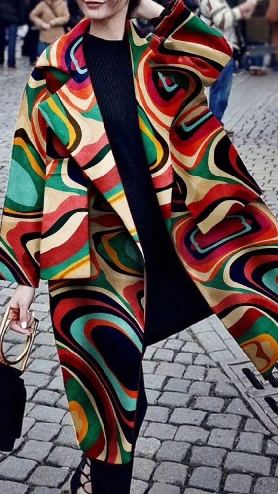 HOW TO WEAR BOLD PRINTED STATEMENT COATS - Miss Rich