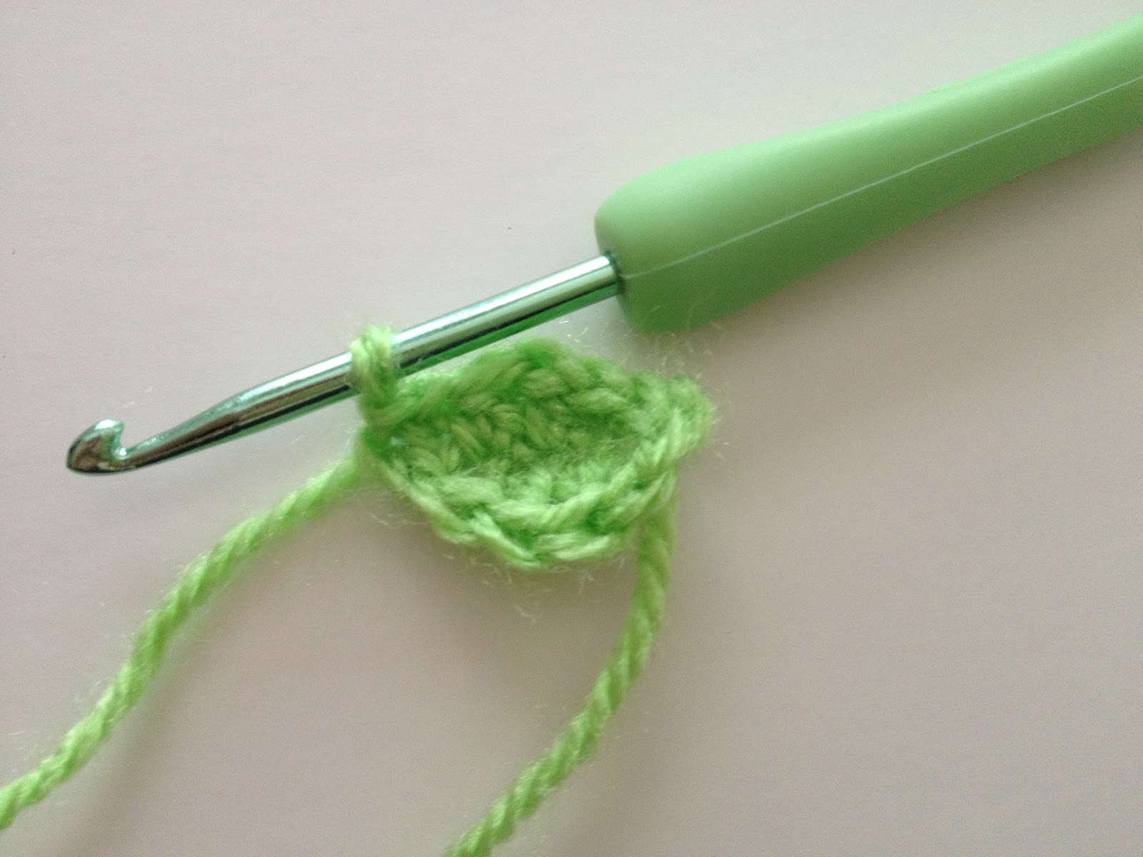 Make ALL The Things!: Small Leaf Crochet Pattern