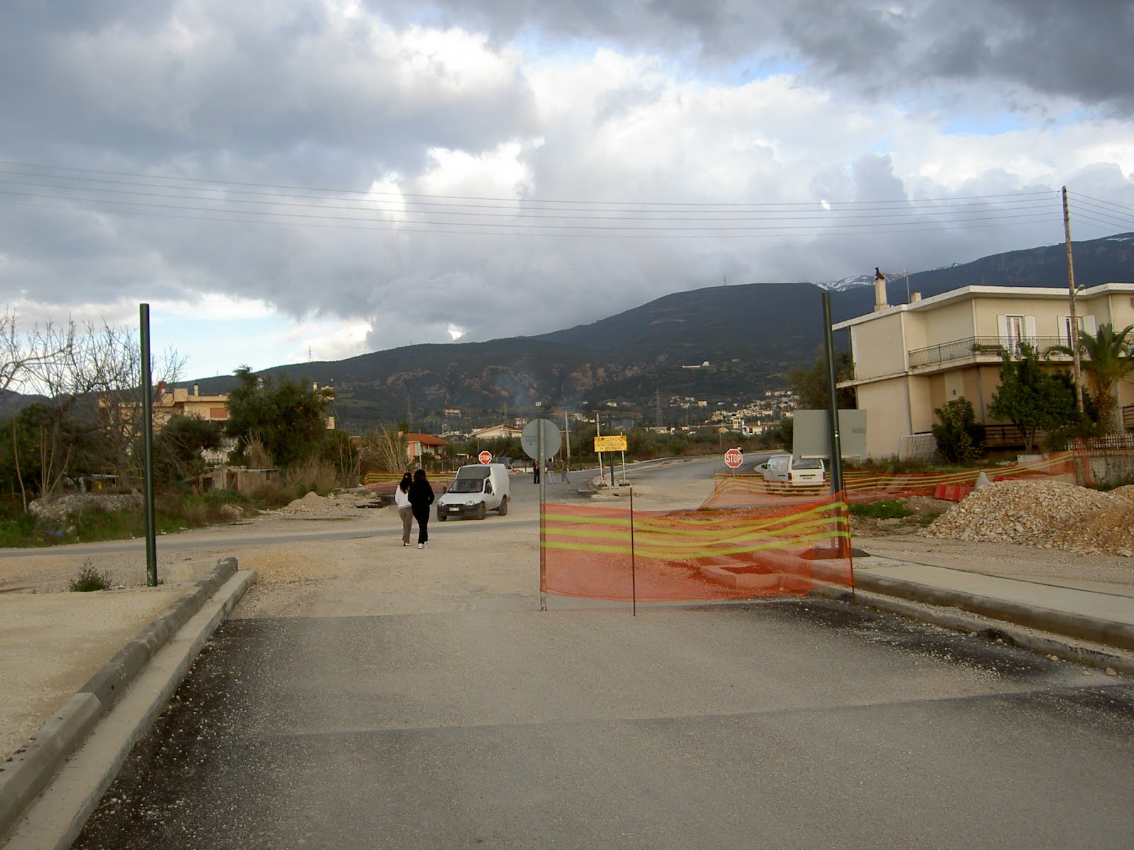 ΓΙΑΝΝΗΣ Δ.ΛΥΡΑΣ: ΚΑΤΑΣΚΕΥΗ ΑΡΤΗΡΙΑΣ ΜΕ ΚΑΛΥΨΗ ΤΟΥ ΧΕΙΜΑΡΡΟΥ ΔΙΑΚΟΝΙΑΡΗ