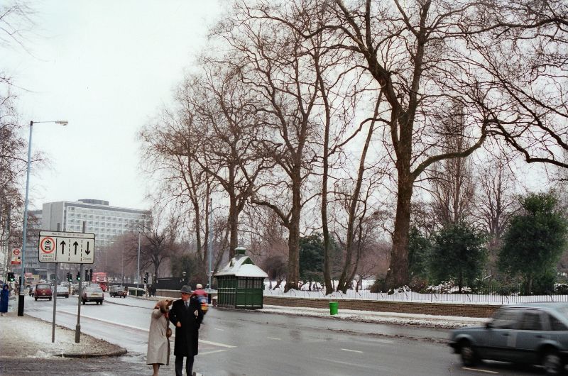 Street Scenes of London in 1987 Through Fascinating Photos ~ Vintage ...