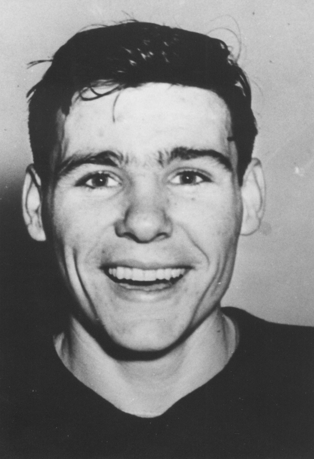 La vie est une puck: Fred "Chief Running Deer" Sasakamoose