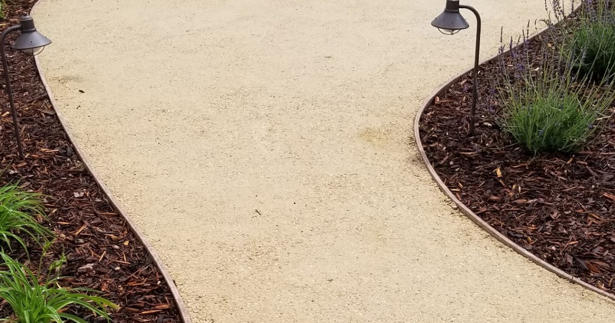 The 2 Minute Gardener: Photo - Decomposed Granite Pathway