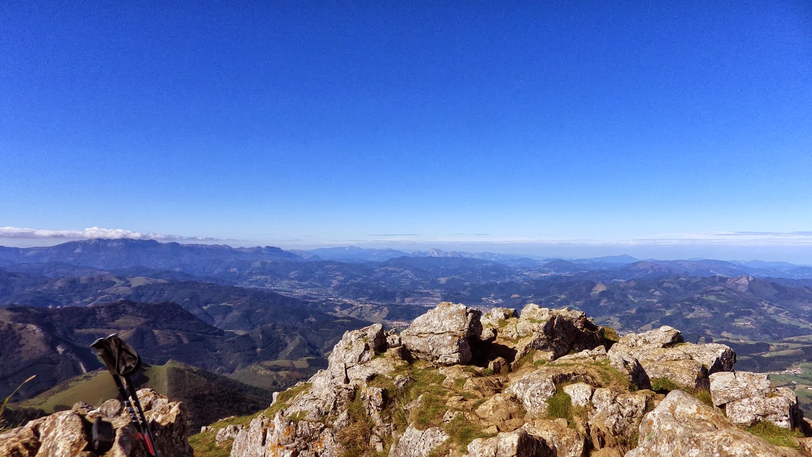 LAUKOAK: (20131016) Circular Larraitz-Auza Gaztelu-Larrunarri-Larraitz.