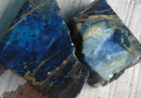 Ada & Tiada inilah Kehidupan: Khasiat Batu Biru (blue oval)